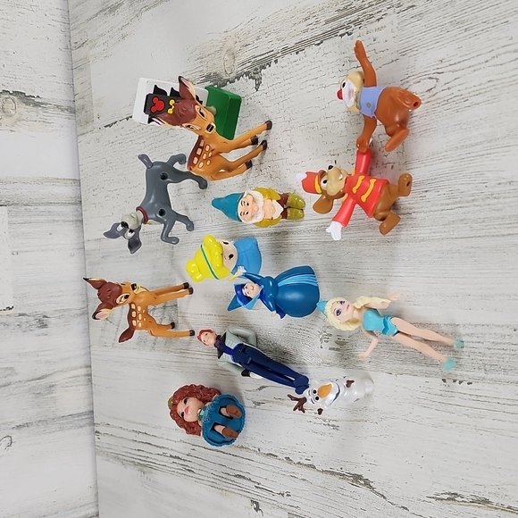 Disney | Toys | 2 Disney Characters Frozen Sleeping Besuty Bambi Merida ...